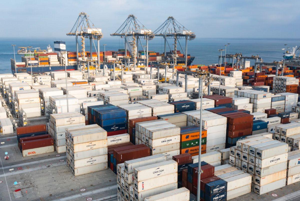 DP World Posorja alcanza un millón de TEUs en tres años de operaciones ...