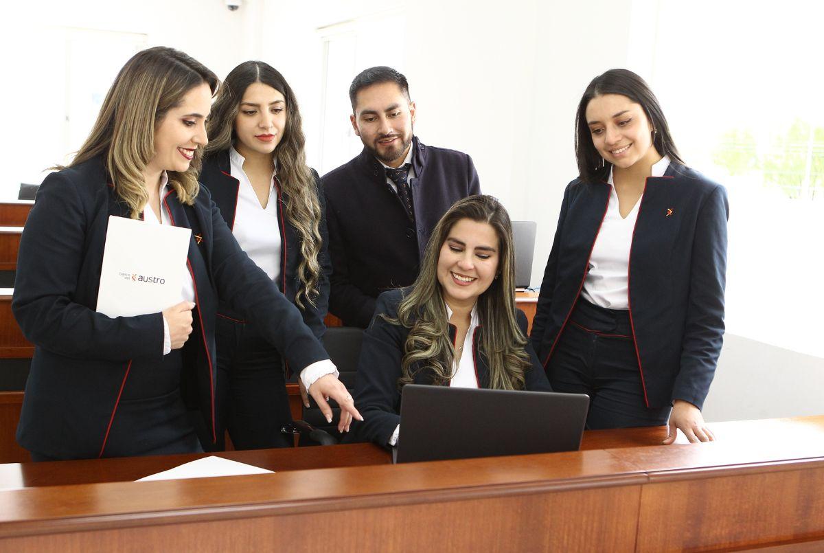 Banco del Austro Cumple 46 Años de Crecimiento y Compromiso con Ecuador ...