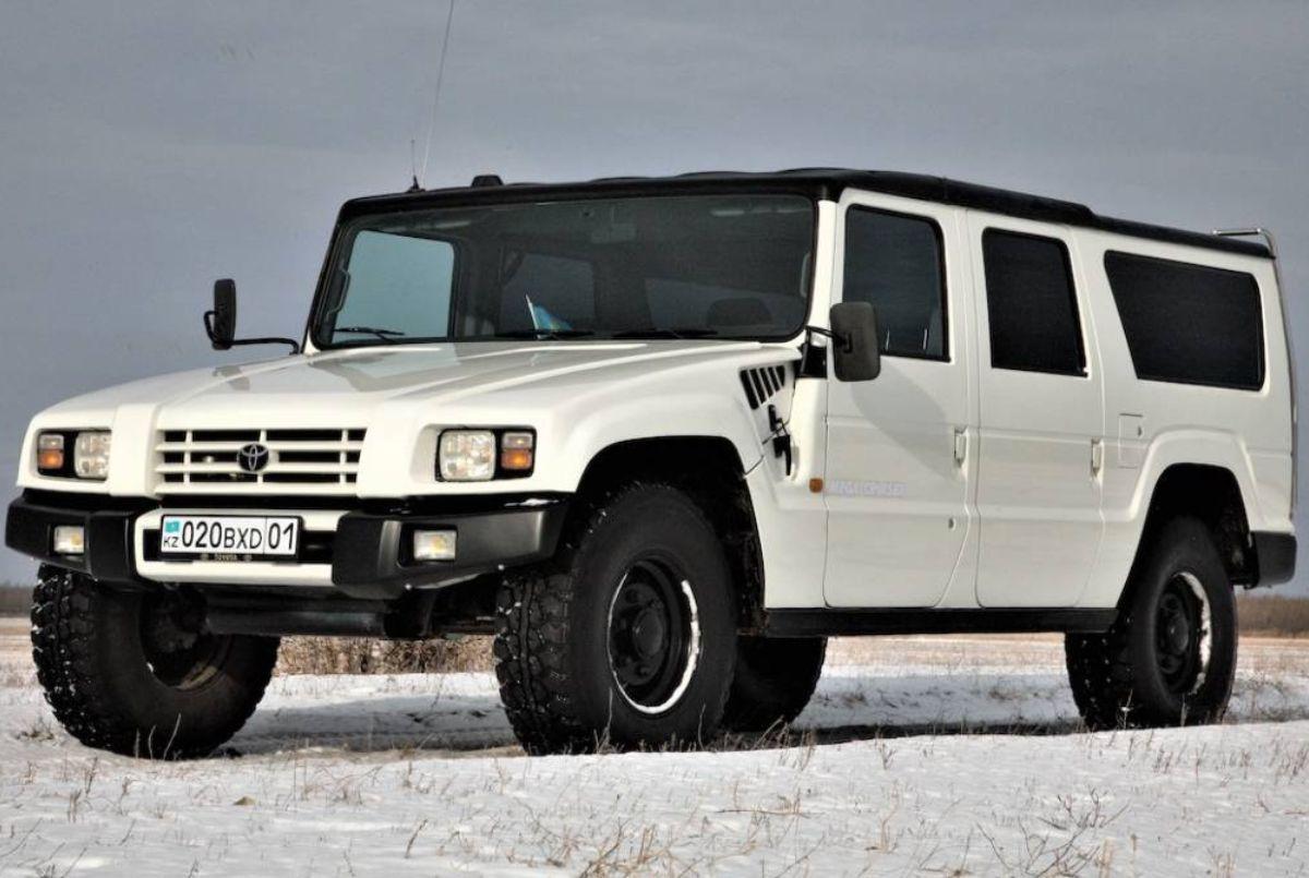 Toyota creó su versión del Hummer en los 90 y ahora uno se subastó por ...