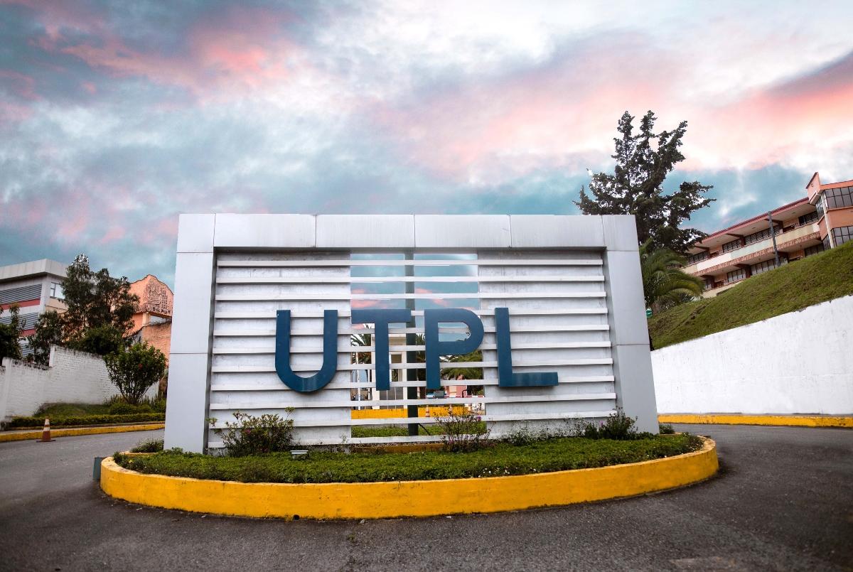 UTPL celebró sus 50 años de vida institucional con una gala virtual ...