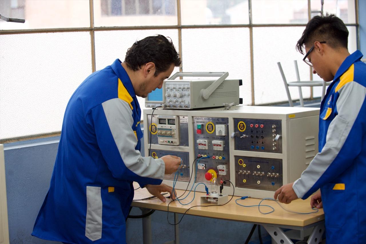 La formación dual, una modalidad que se impulsa en Ecuador | Ekosnegocios