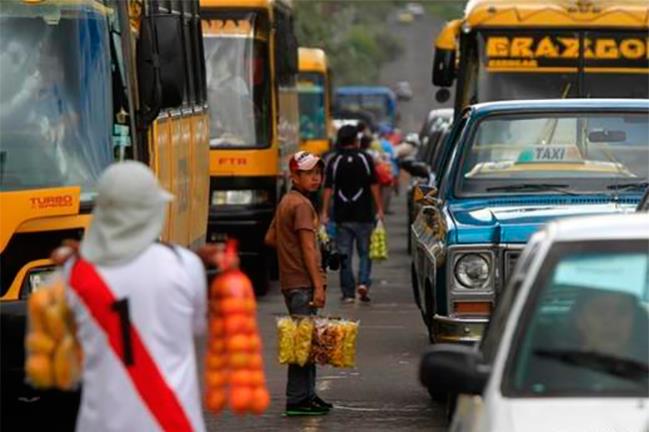 Bajo desempleo y alta informalidad laboral en Ecuador | Ekosnegocios